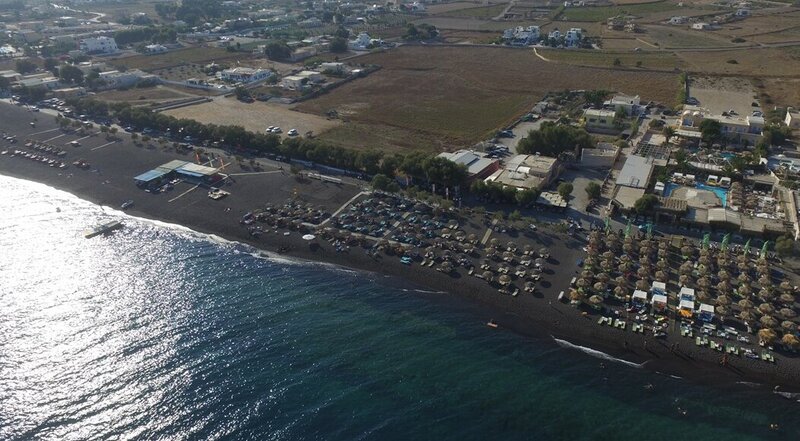 Top plaje Santorini - 10 plaje cu nisip negru si rosu